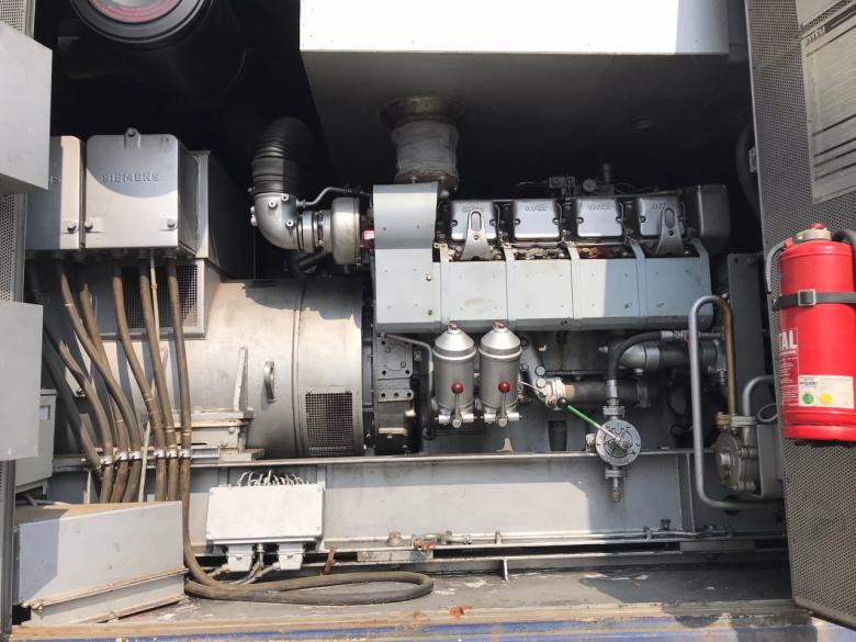 Originales MTU Notstromaggregat im Container 8 V 396